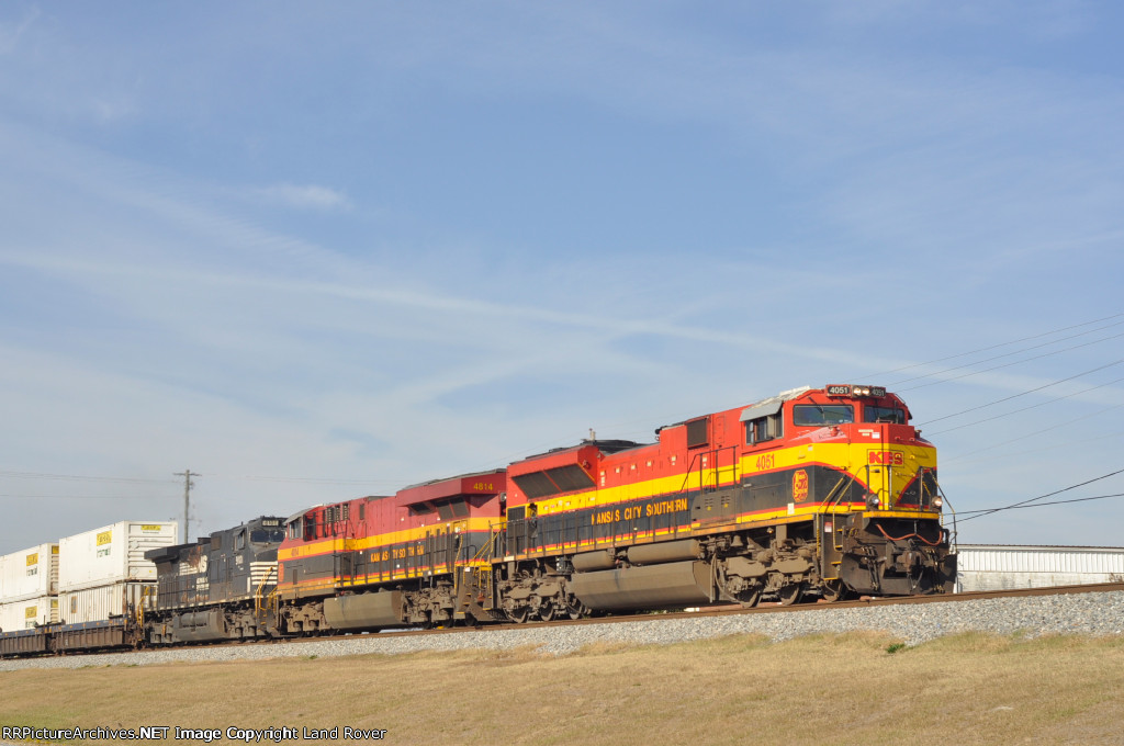 KCS 4051 On NS 220 Eastbound